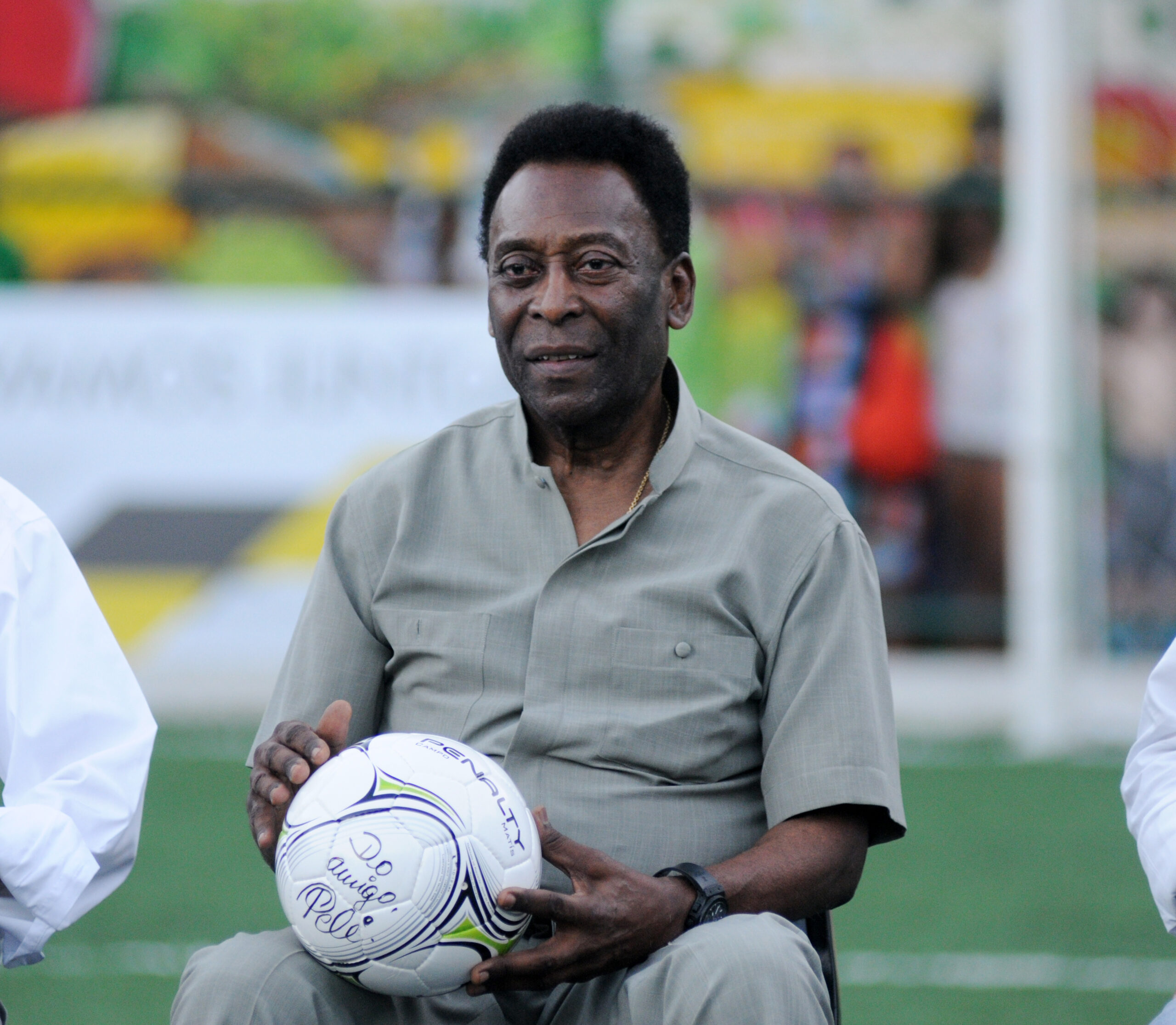 Pelé morre aos 82 anos de idade por complicações do câncer no cólon - TJCC